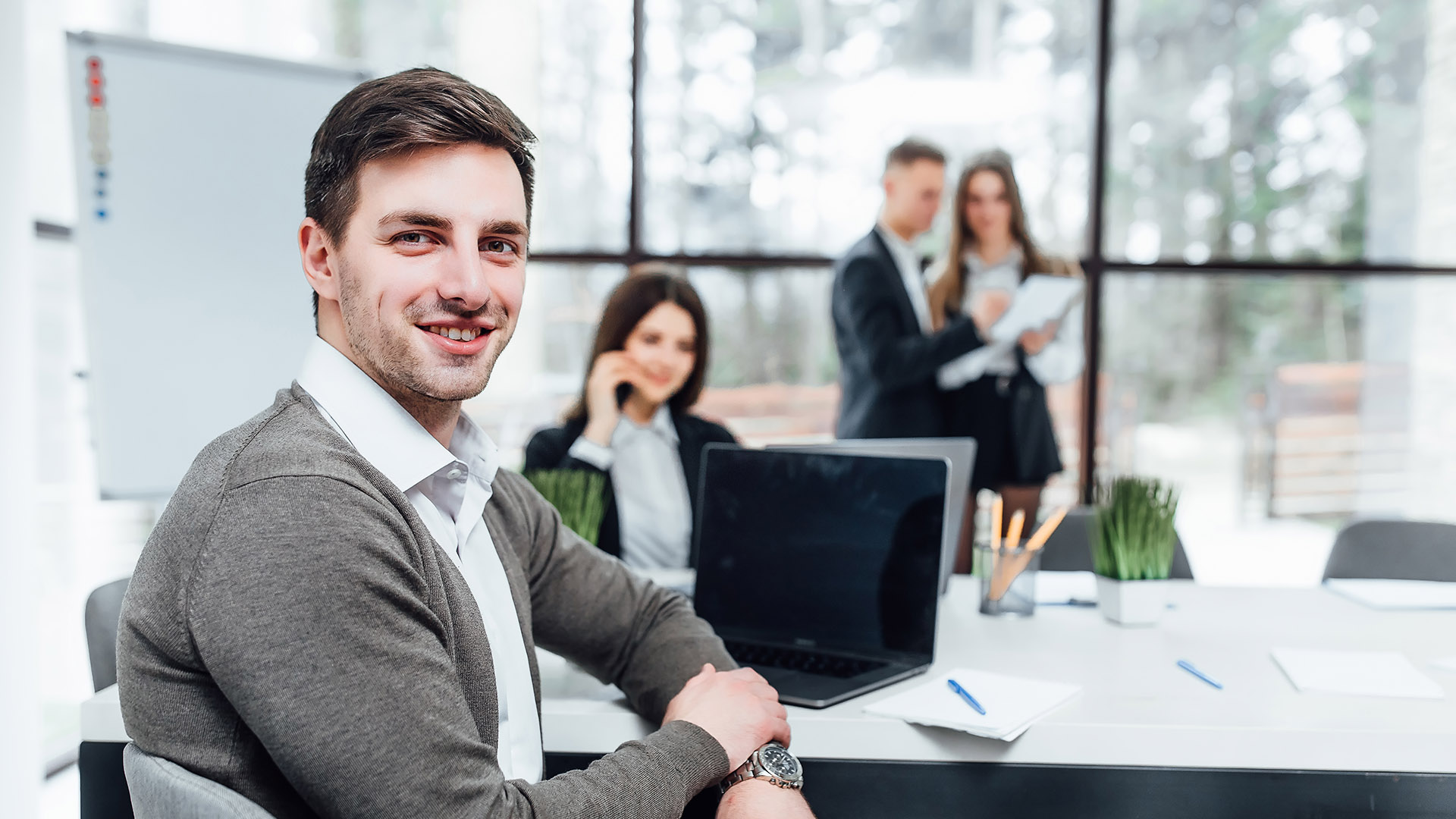 L'emploi à distance expliqué: Qu'est-ce que c'est et comment l'obtenir?